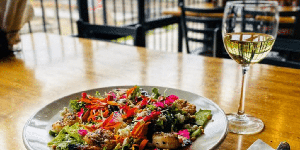 Charlie's Restaurant | Stillwater MN Hotel